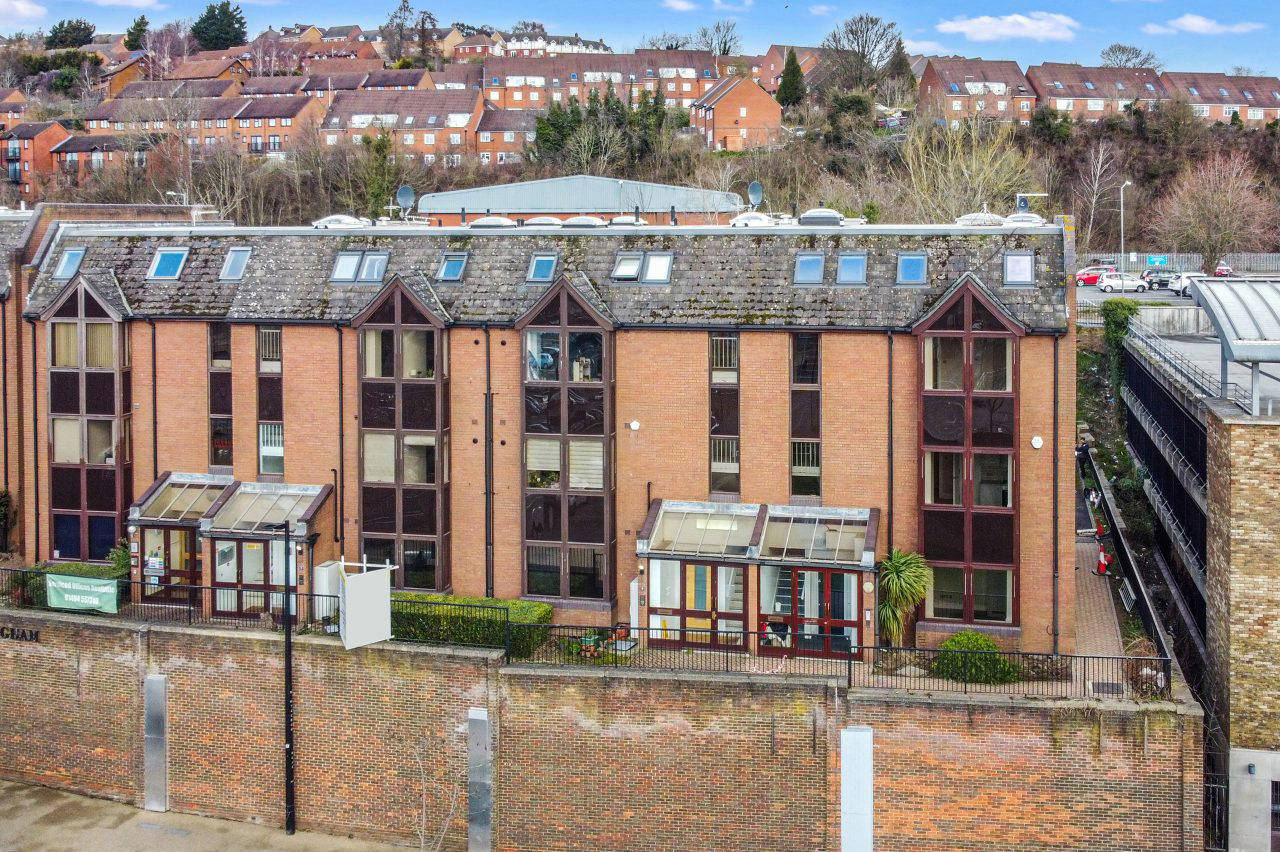 Buckingham Place | The Developers Club
